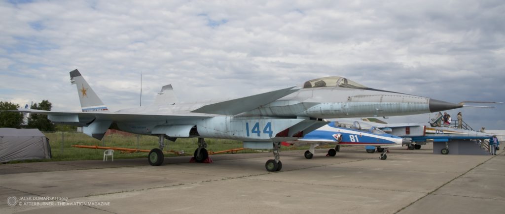 Mikoyan-Gurevich Ye-152 (Ye-166) / Е-152 (Е-166)