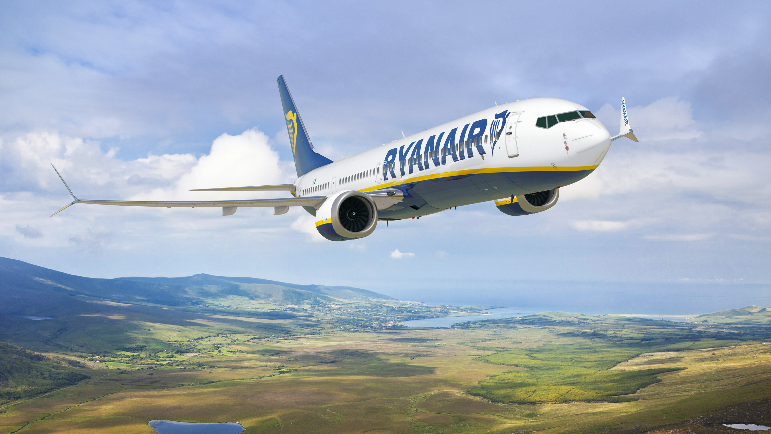 Ryanair orders up to 300 Boeing 737 MAX airliners