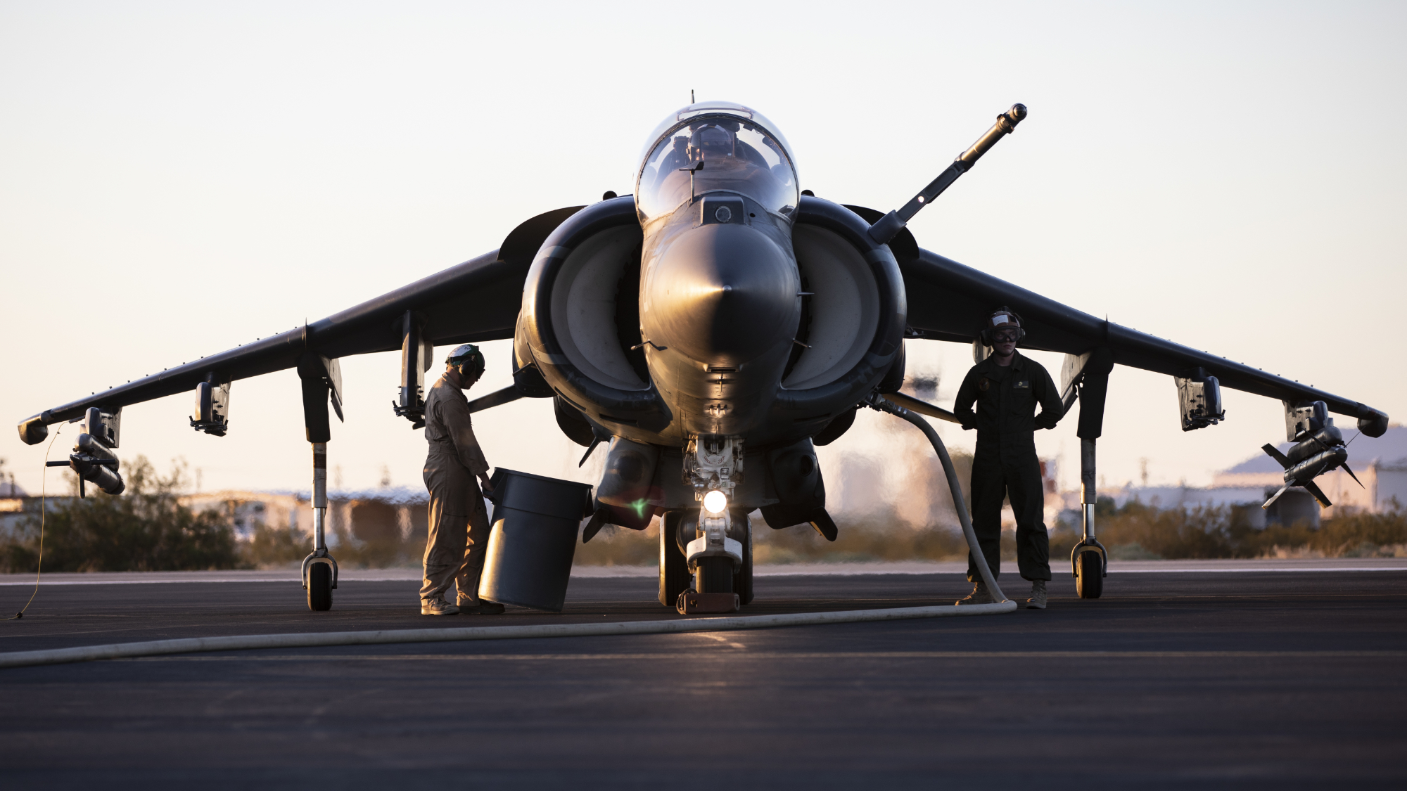 Last graduates – two new Harrier pilots for the USMC