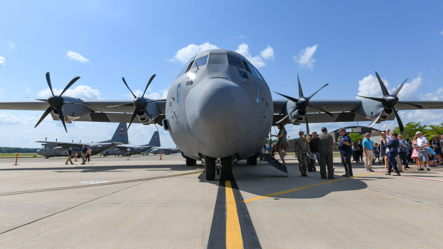 910th Airlift Wing receives its first C-130J-30 Super Hercules with ...
