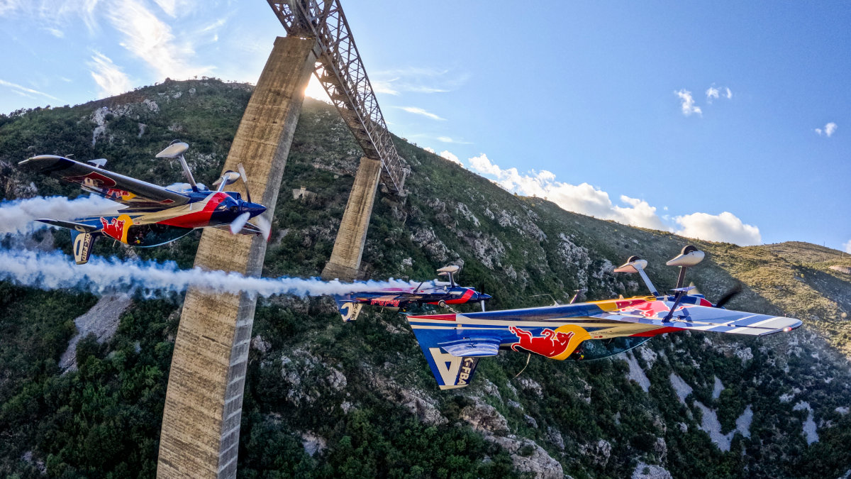 The Flying Bulls Aerobatic Team made aviation history with a world ...